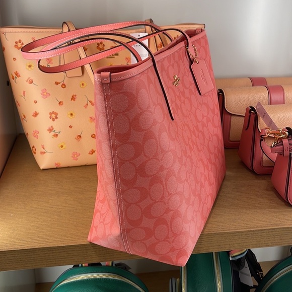 Coach | Bags | Coach Ca57 City Tote In Blocked Signature Canvas In ...